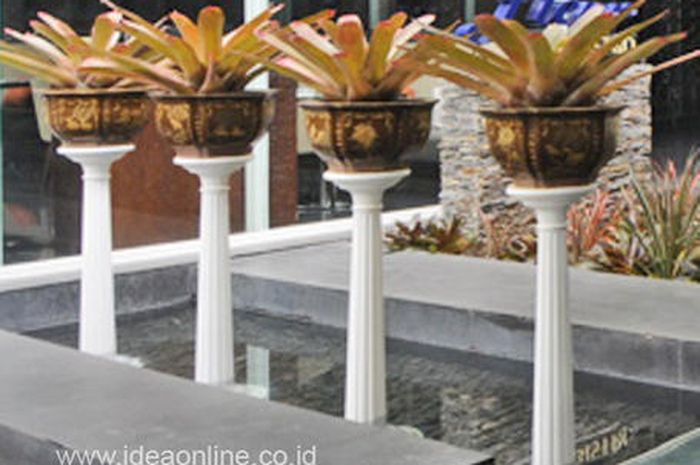 Tiang Penyangga Pot, Penguat Visual Tanaman - iDEA