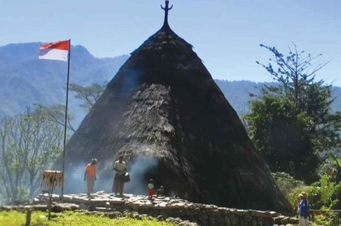 Mengenal Arsitektur Wae Rebo - iDEA