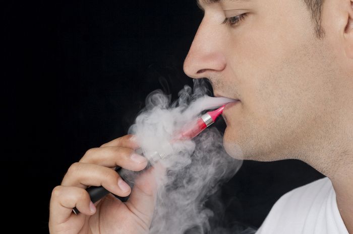Rokok Listrik Lebih Berbahaya dari Rokok Biasa - Intisari