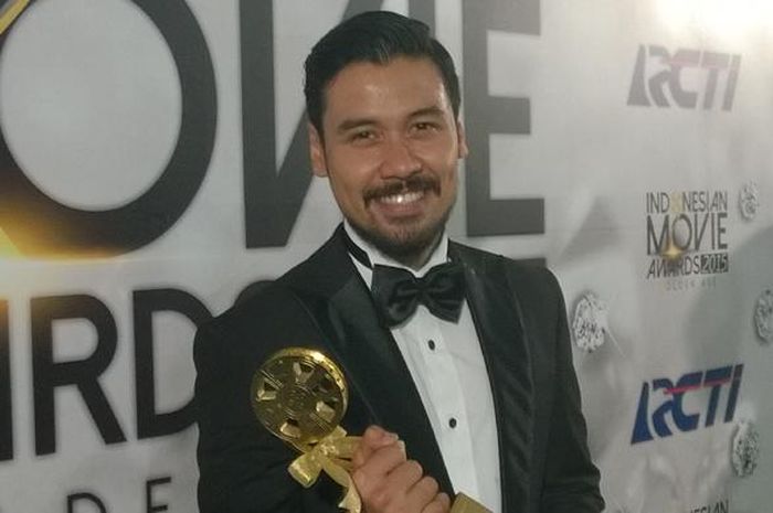 Chico Jericho Persembahkan Dua Penghargaannya di Indonesian Movie Award ...