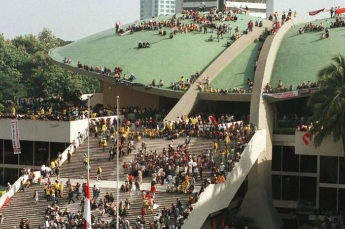 Kisah Belahan Kuali dan Armada Semut Berember dalam Pembangunan Gedung ...