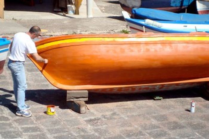 Kisah Tukang Cat Perahu dan Layanannya - Intisari