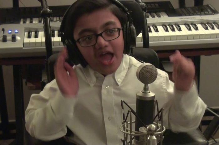 Yuk, Berkenalan dengan Sparch Shah, Bocah 13 Tahun yang 125 Tulangnya ...