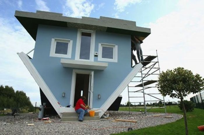 Dari Rumah Meleleh Sampai Rumah Terbalik, Inilah 5 Desain Rumah yang ...