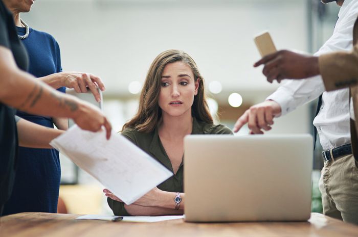 Kecanduan, Inilah Mengapa Banyak Orang Pura-pura Sibuk di Kantor - Intisari