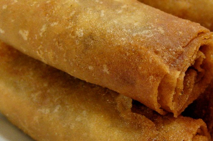 Ke Purwokerto, Jangan Lupa Cicipi Lumpia Bom! - Intisari