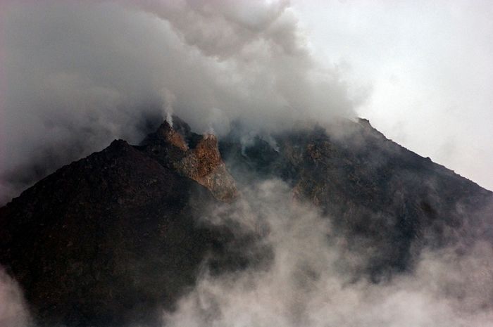 Puncak Gunung Merapi - National Geographic