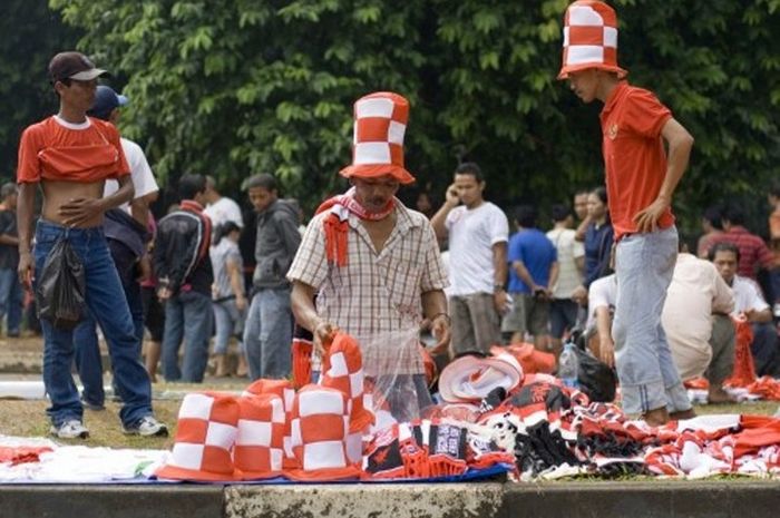 Topi merah putih - National Geographic