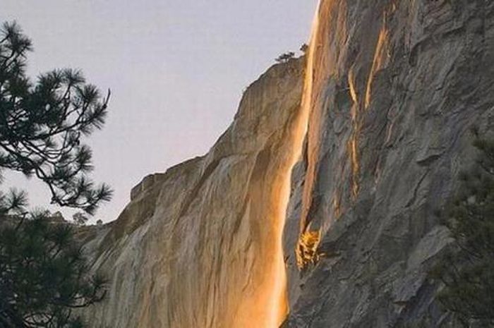 "Api Terjun" dari Yosemite National Park - National Geographic