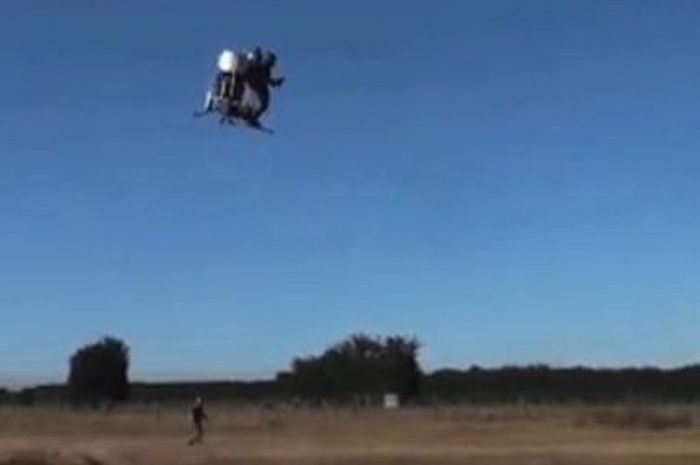 Rekor Baru Terbang dengan Jetpack - National Geographic