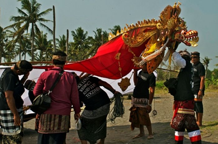 Layang-Layang Bali di Festival Layang-Layang Yogyakarta - National ...