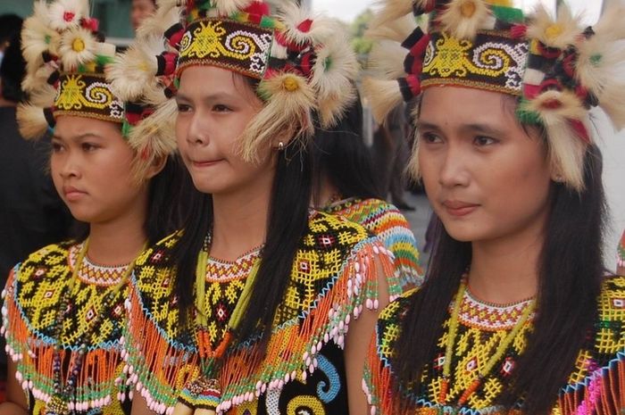 Festival Erau Angkat Kebudayaan Kutai - National Geographic