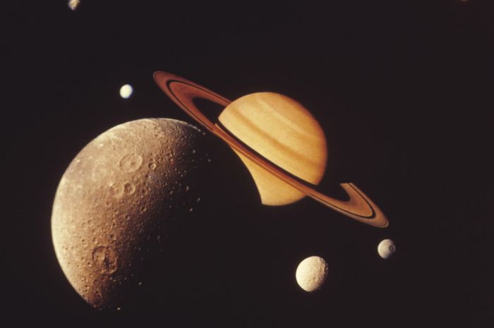 Saturnus dan Cincinnya - National Geographic