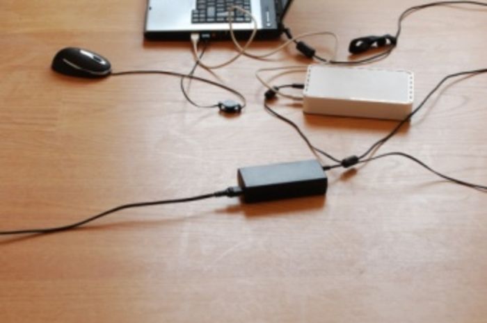 Satu Charger Universal, untuk Semua Laptop - National Geographic