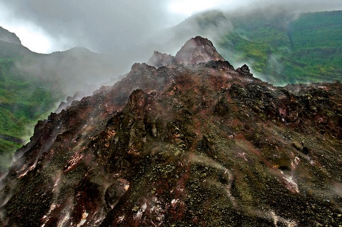 Jejak Pemujaan Sang Dewa Gunung - National Geographic