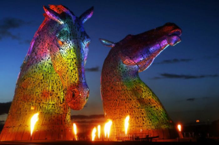 Ada Kepala Kuda Raksasa di Skotlandia - National Geographic