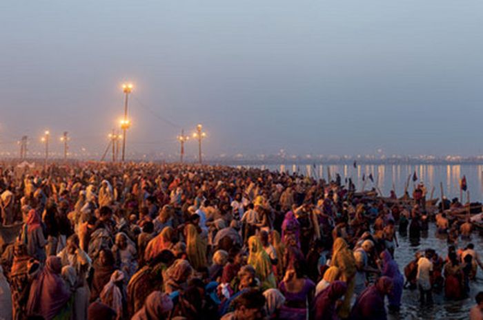 Karma Kerumunan Orang - National Geographic