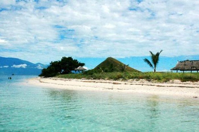 10 Pantai yang Wajib Dikunjungi di NTB - National Geographic