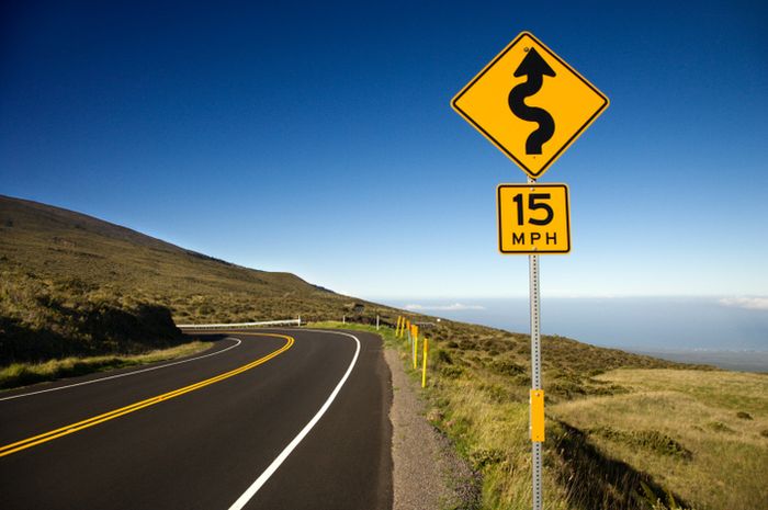 Agar Liburan Aman, Kenali Jenis dan Arti Rambu Lalu Lintas - National ...