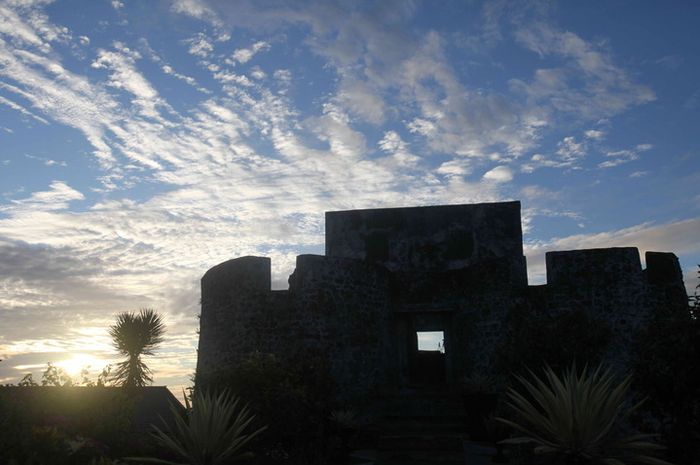 Perziarahan Agung: Perjumpaan Rawi dan Rembulan di Fort Tolucco ...