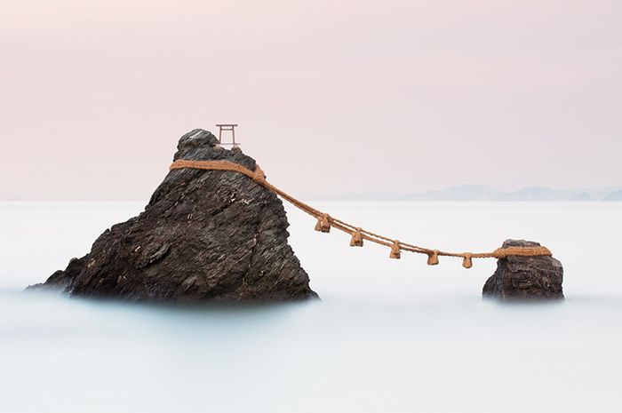 Simbol Dewa Shinto - National Geographic