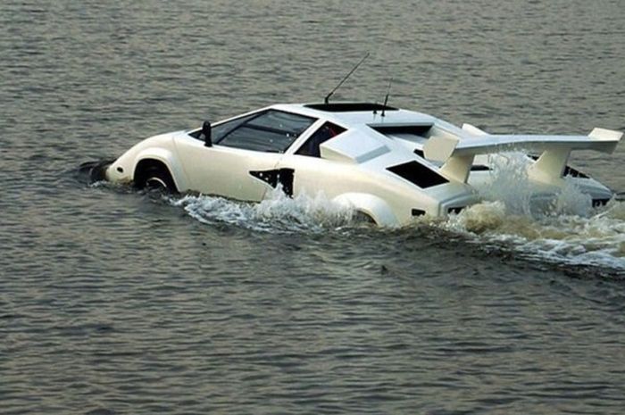 Mobil Amfibi Keluaran Lamborghini Dijual di eBay - National Geographic