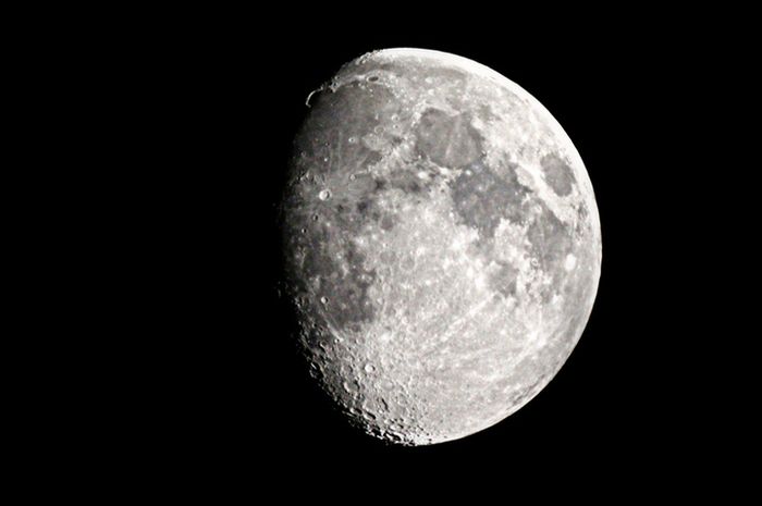 Enam Mitos dan Teori Konspirasi Bulan yang Berkembang di Masyarakat ...