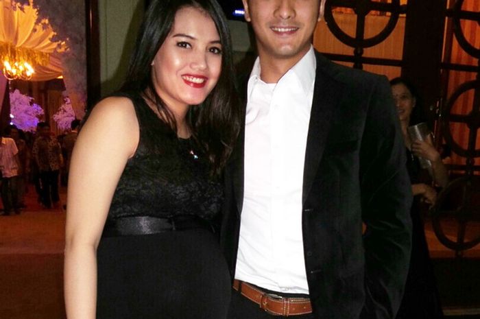 Ricky Harun dan Herfiza Novianti Menanti Anak Pertama - Nova