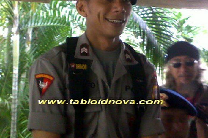 Briptu Norman Kamaru Gugup Ditatap Luna Maya - Nova