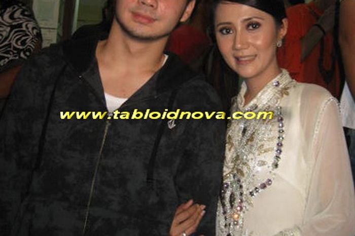 Aida Saskia dan Jerry Intveld Putus Setelah Pacaran Dua Bulan - Nova