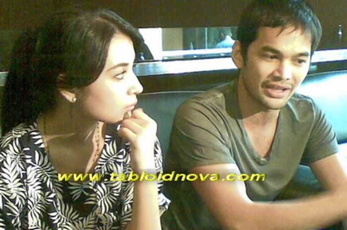 Shireen Sungkar dan Teuku Wisnu Prewedding di Bawah Laut? - Nova