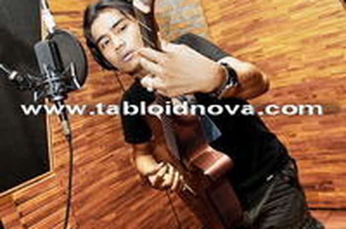 Charly ST 12, Satu Lagu Ciptaannya Dihargai 200 Juta! - Nova