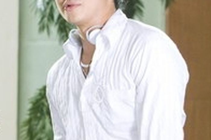 Rezky Aditya Siap Dipuja & Dicela - Nova