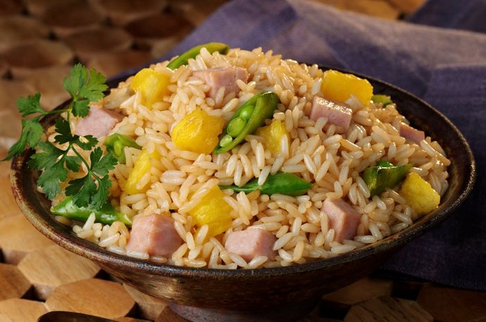 Ukuran Piring Lebih Besar Bikin Porsi Makan Lebih Banyak, Lo! - Nova