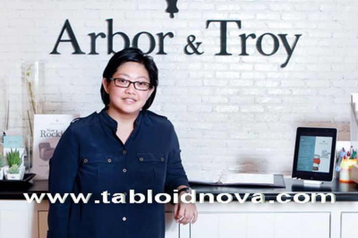 Stephanie Hermawan, Furnitur Indonesia yang Mendunia (1) - Nova