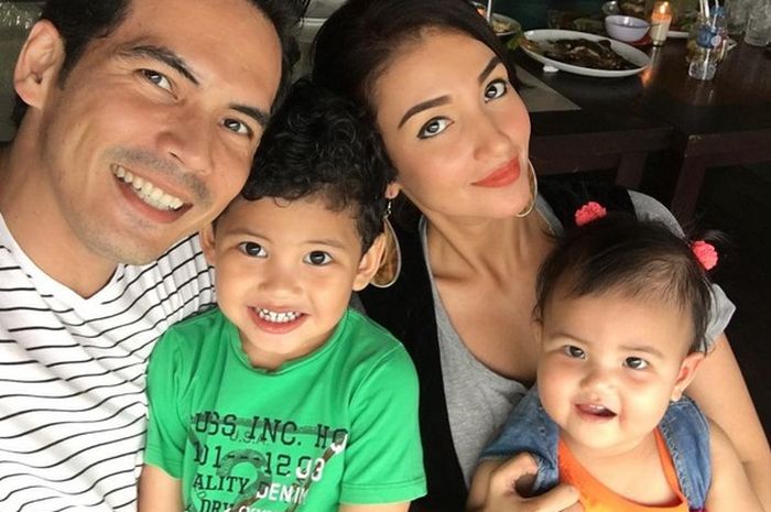 Tsania Marwa dan Atalarik Syah Akhirnya Resmi Bercerai - Nova