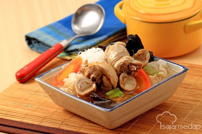 Resep Sup Jamur Ayam Pedas yang Lezat, Cocok Jadi Menu Makan Malam - Nova