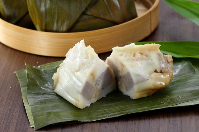 Ubah Talas Menjadi Kue Tradisional Berbungkus Daun Pisang yang Manis ...