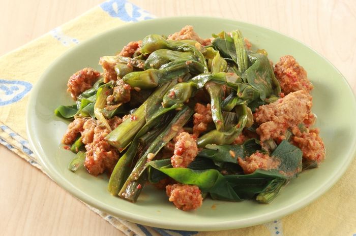 Wajib Coba! Tumis Daun Genjer Oncom Yang Bercita Rasa Sedap Gurih Ini ...