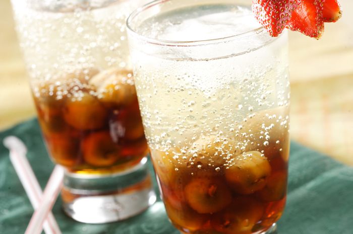 Bikin Keluarga Happy Saat Berbuka Dengan Segarnya Segelas Es Longan ...