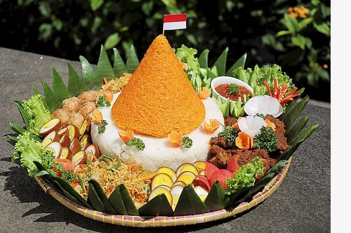 Makna Filosofis Nasi Tumpeng yang Kerap Disajikan dalam Peristiwa ...