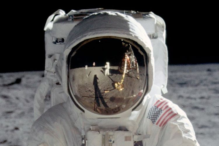 3 Hal yang Nggak Lo Tau Soal Manusia Pertama di Bulan dari Film First Man!