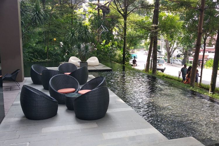 Ciptakan Suasana Tropis yang Rimbun, Hotel Ini Hadirkan Taman dengan ...