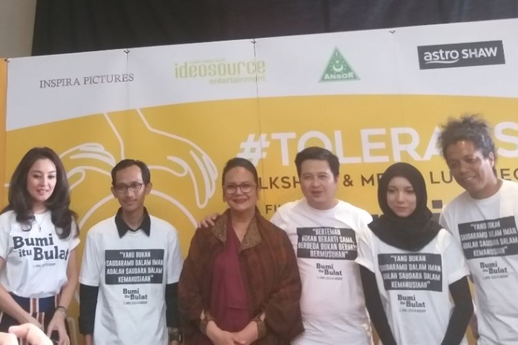 Berita Film Bumi Itu Bulat Terbaru Hari Ini - Grid.ID