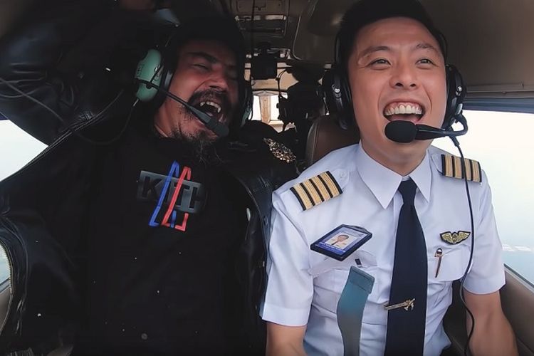 Kenapa Sih Pilot Sering Bilang 'Roger'? Ternyata Ini Alasannya - Page all