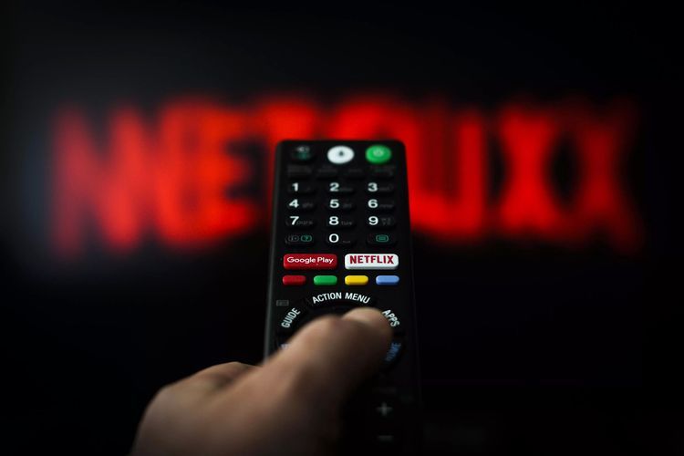 Netflix Sedang Uji Coba Fitur Tombol Shuffle Play, Ini Fungsinya - Page all