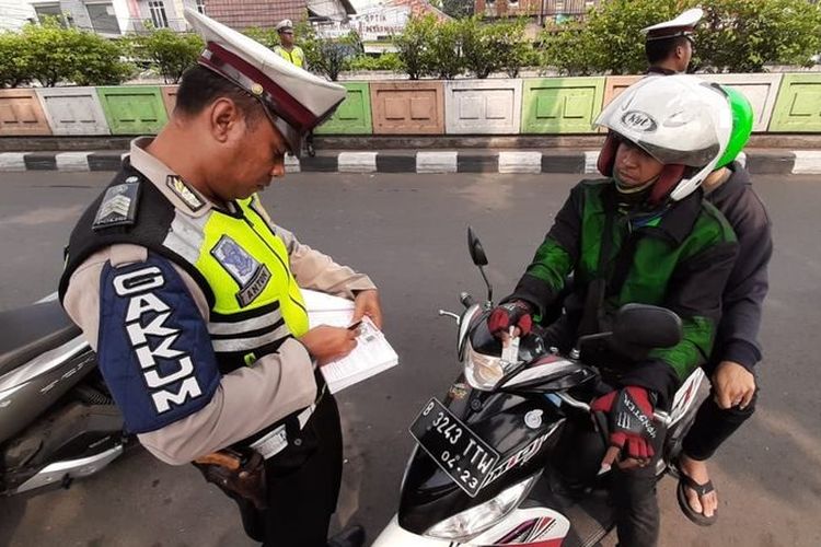 Siap-siap Tilang Manual Berlaku di Operasi Zebra 2024 Tiga Hari Lagi Polisi Incar 3 Pelanggaran Ini
