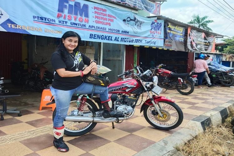 Pentingnya Cewek Ikut Komunitas Motor, Tak Sedikit Manfaatnya Lo!