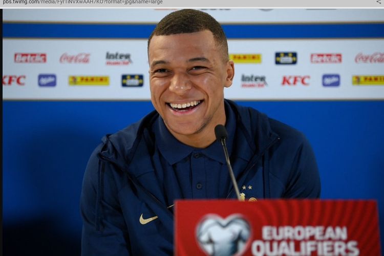 Ditanya Lanjut di PSG atau Pergi, Kylian Mbappe Cuma Nyengir - Halaman ...