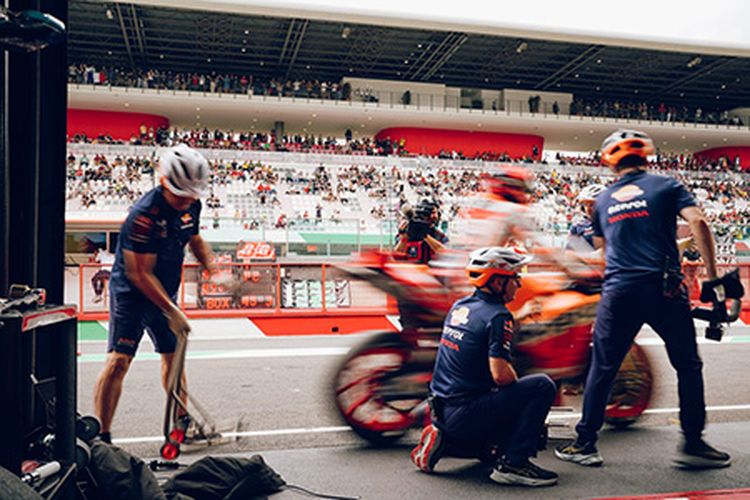 Jadi Tahu Artinya Pit Di MotoGP, Turunannya Banyak Mulai Dari Pit Box